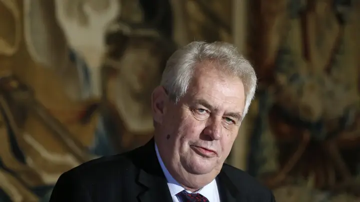 Český prezident Zeman vyzval ľudí, aby sa nechali zaočkovať proti ...